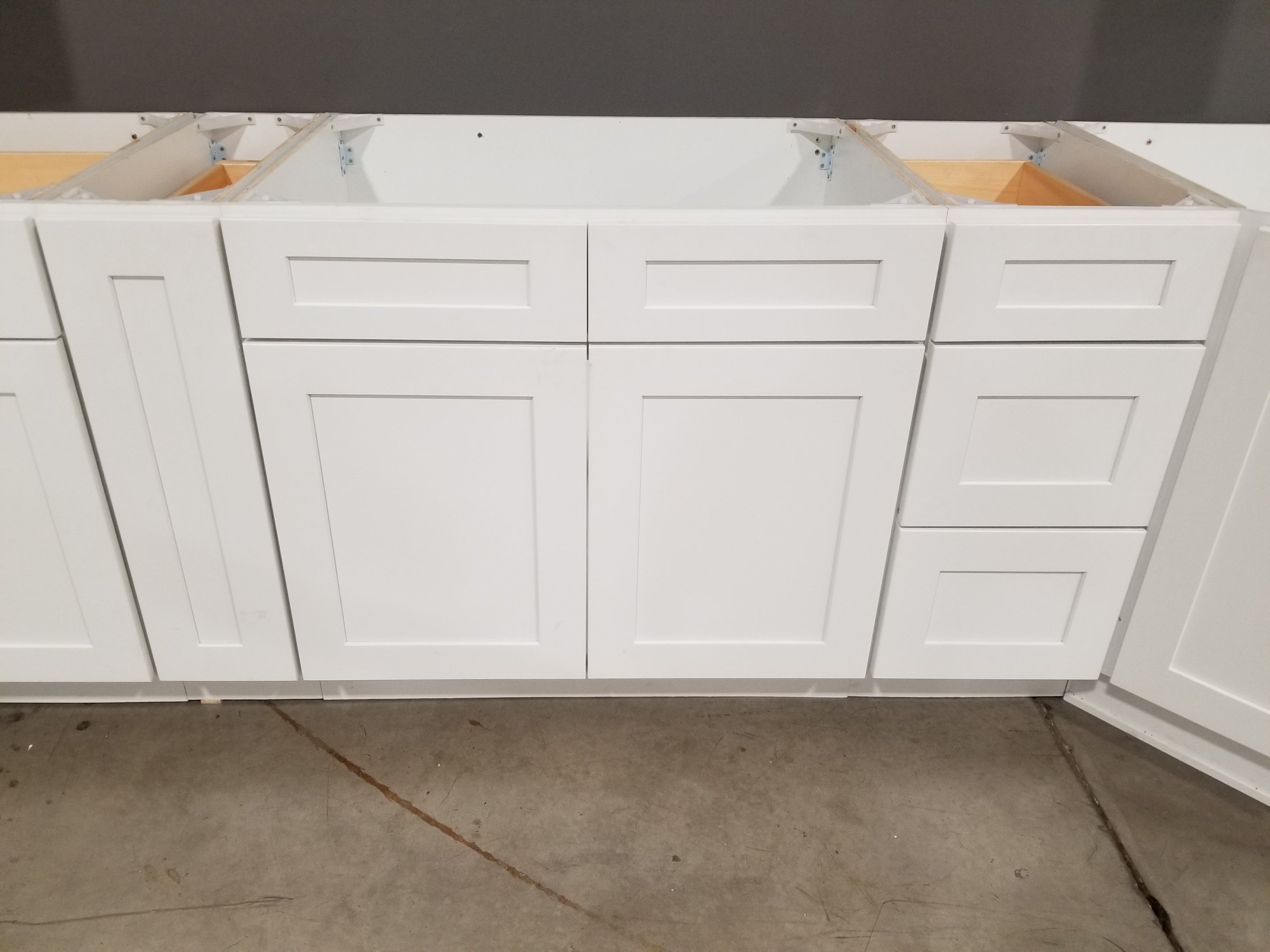 London White Kitchen Base Cabinets – J&J LIQUIDATORS LLC